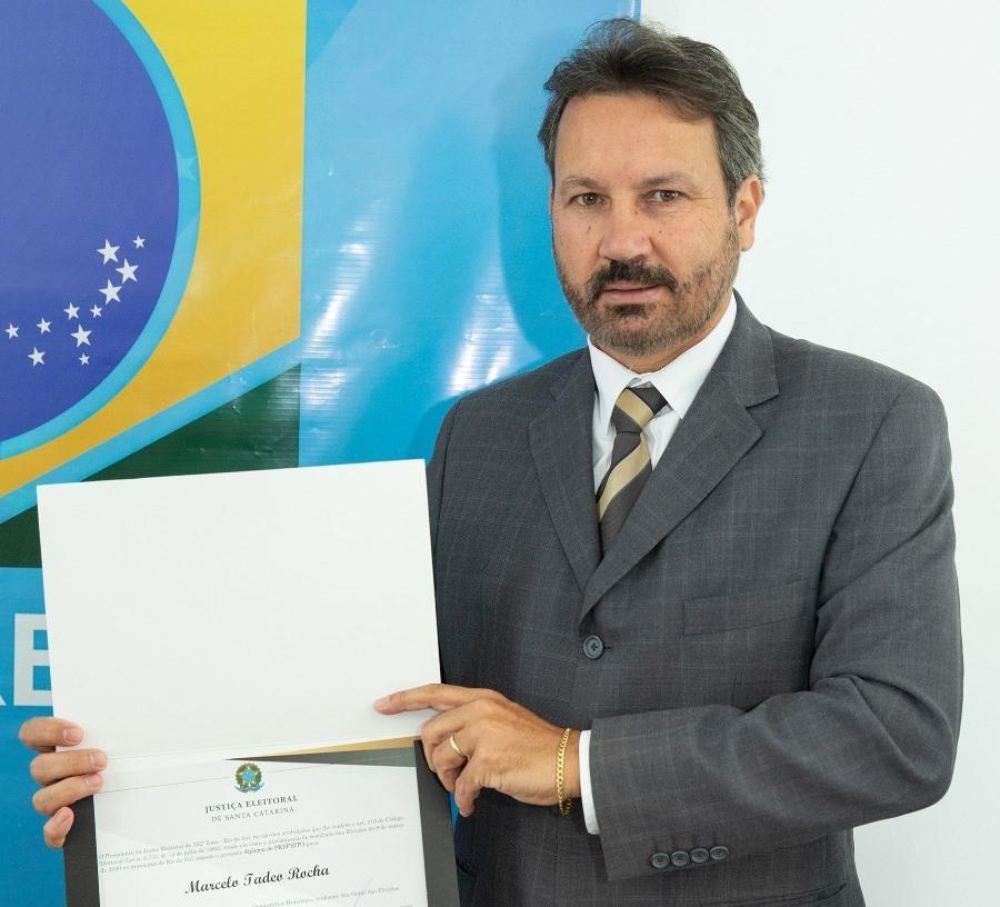 Marcelo Rocha assume administração de Laurentino - Rádio Sintonia FM